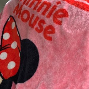 Disney | Bedding | Disney Minnie Mouse Big Eyed Girl Raschel Blanket ...